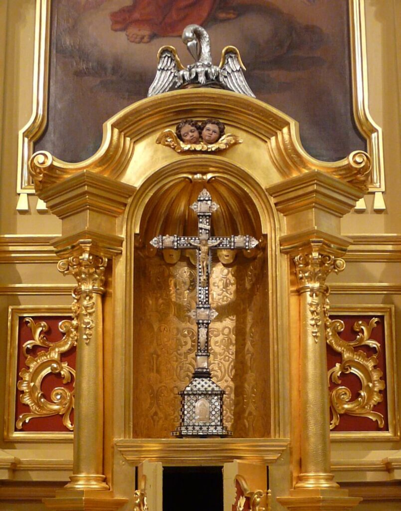 Wooden High Altar restoration in Dakovo Croatia - Ferdinand Stuflesser 1875